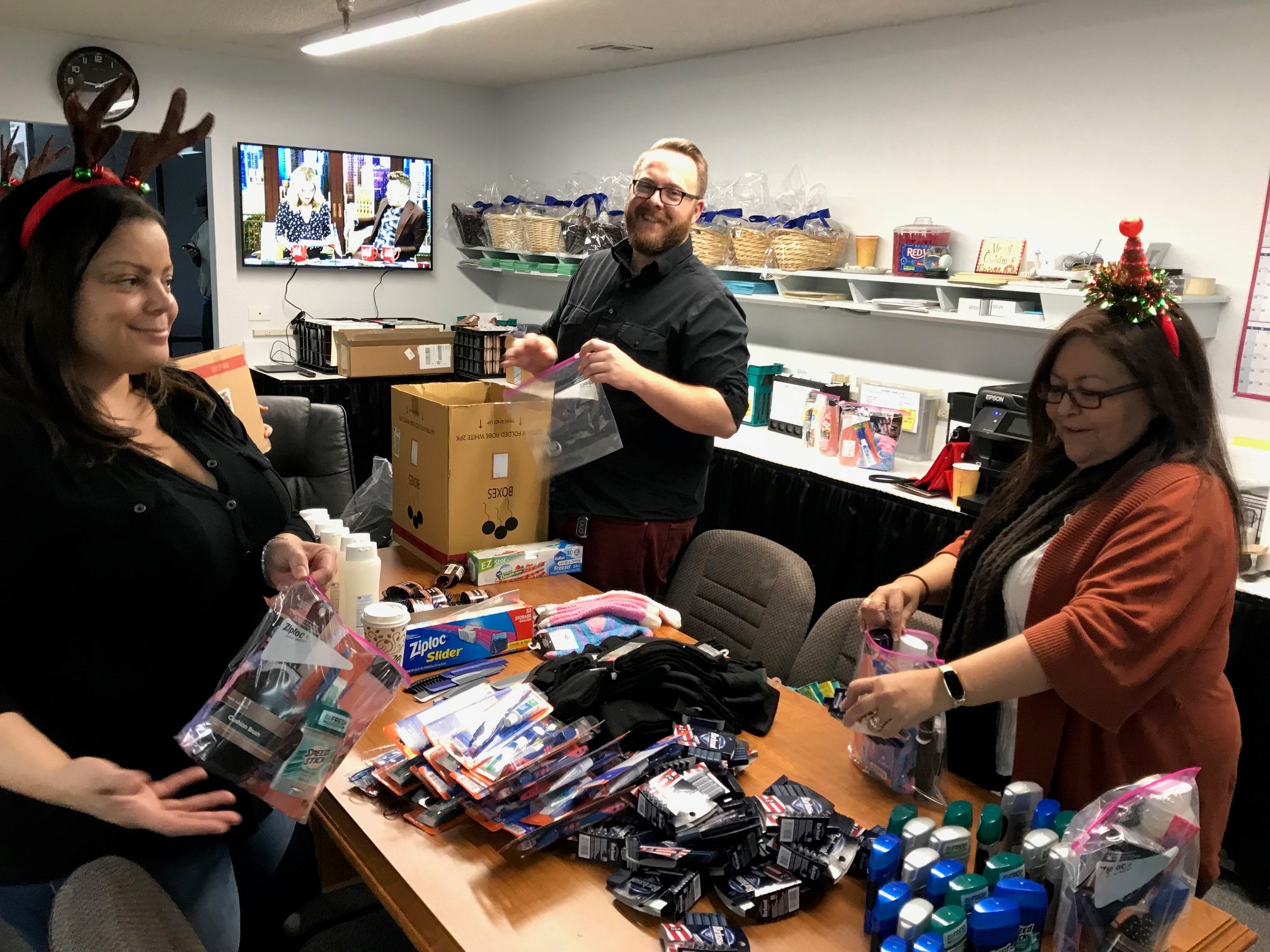 Edlen Gets Into the Spirit of Giving - Edlen